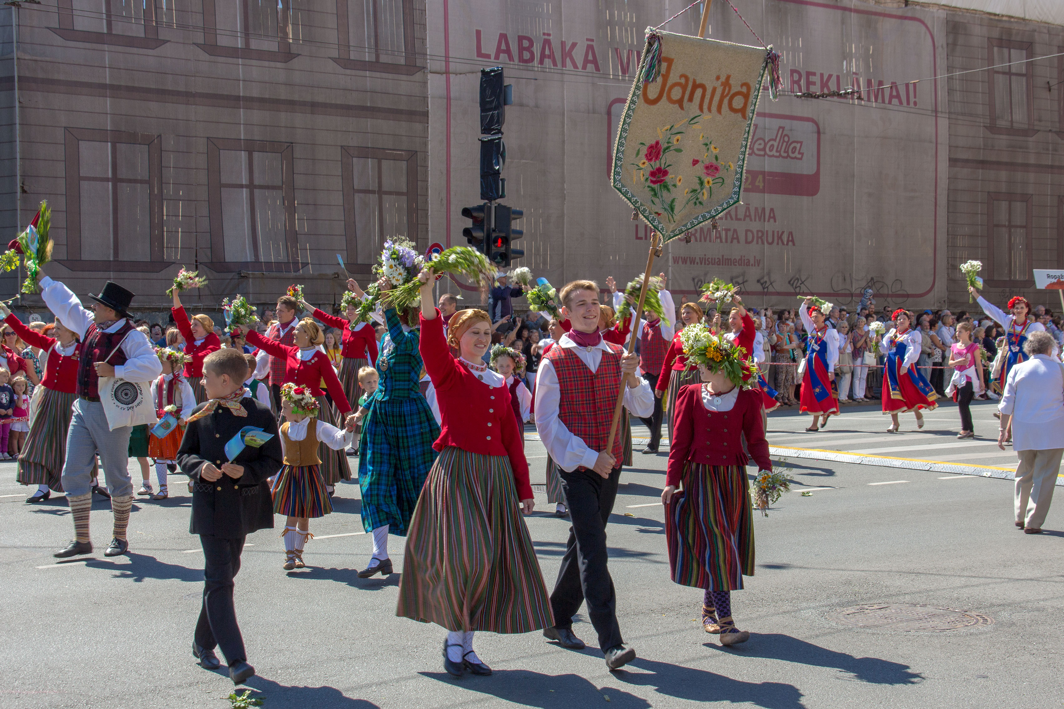 Olainieši XXV Vispārējos latviešu Dziesmu un XV Deju svētkos - olaine.lv